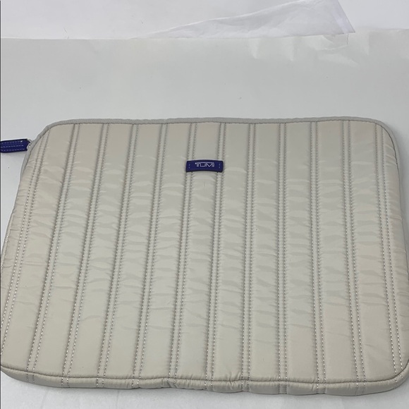 Tumi | Accessories | Tumi Beige Neutral Quilted Laptop Sleeve Protector ...